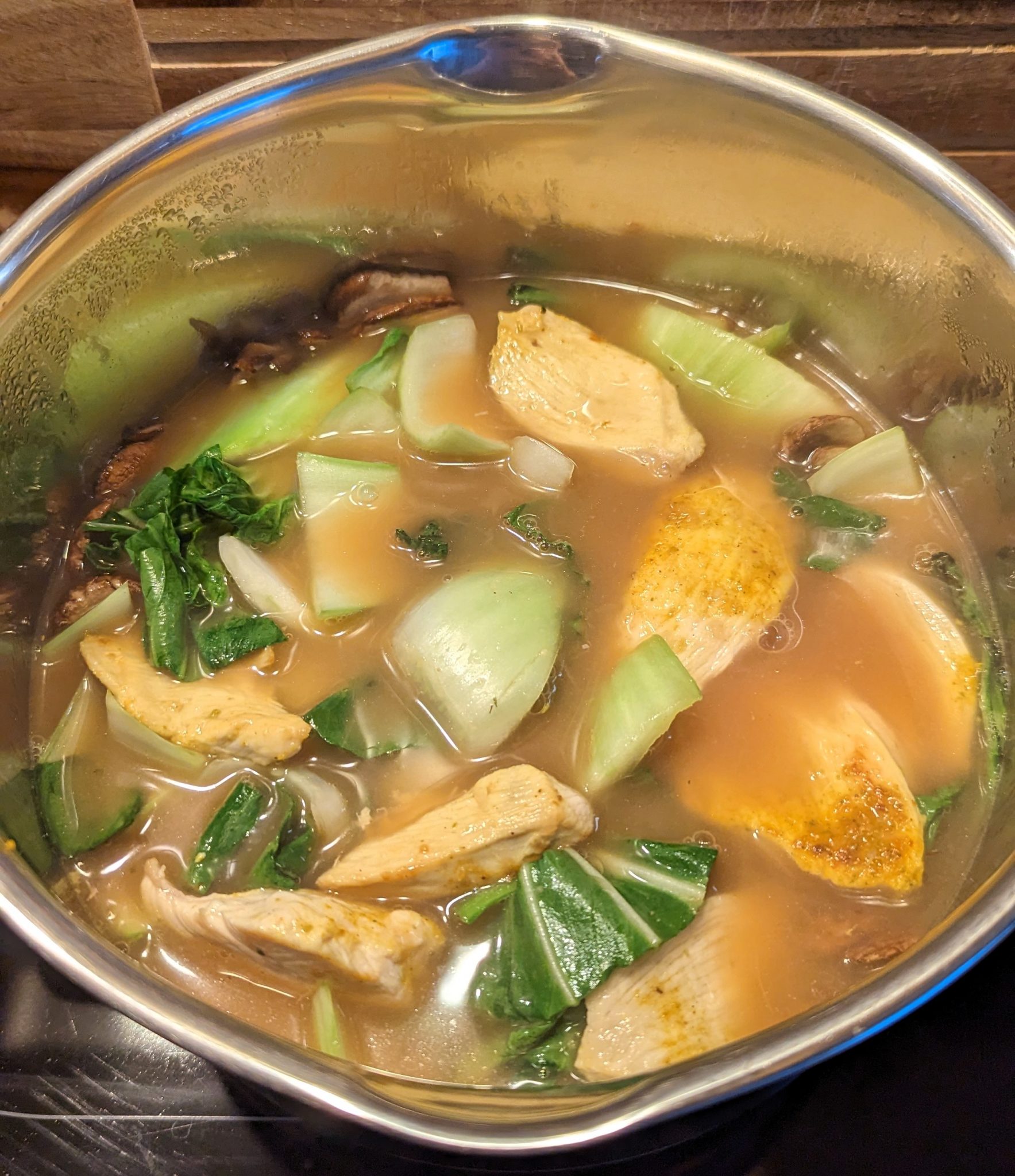 Udon-Suppe mit Hähnchen und Pak Choi – claudis kitchen
